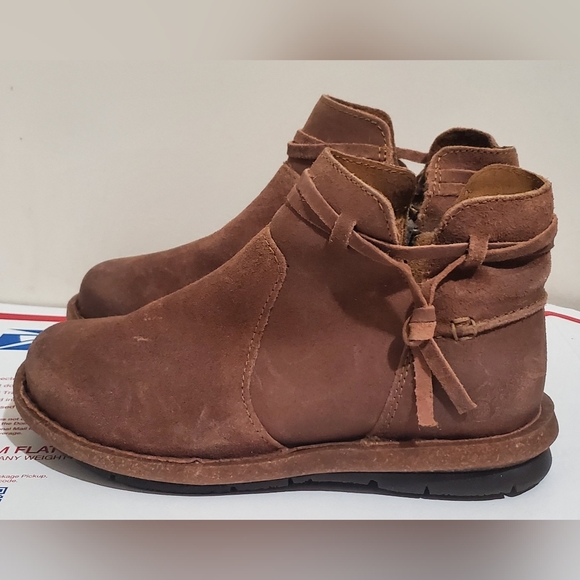 Born | Shoes | Born Suede Tarkiln Natural Leather Bootie 65 37 Nwob ...